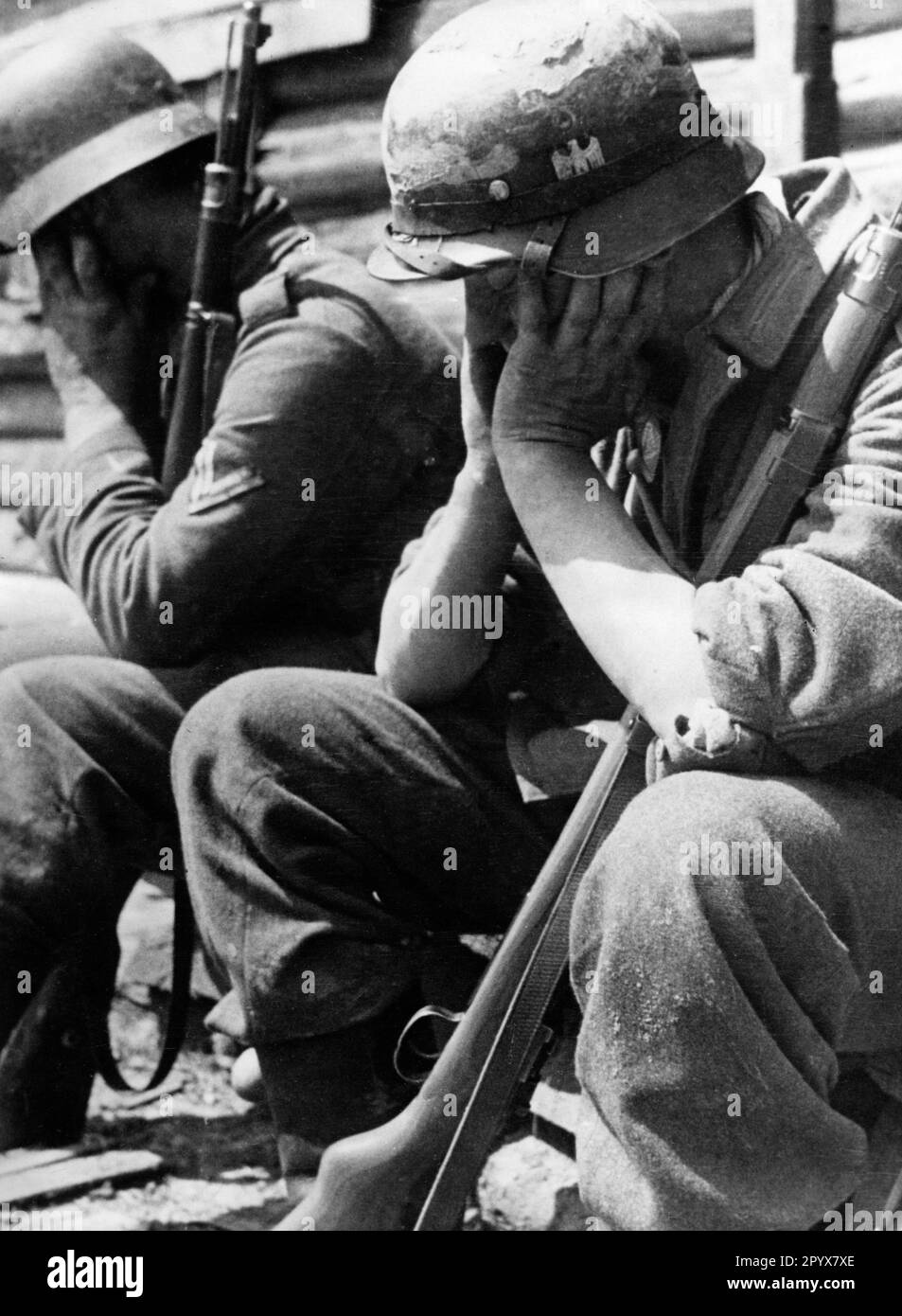 On the Eastern Front: soldiers sleep sitting up during the advance ...