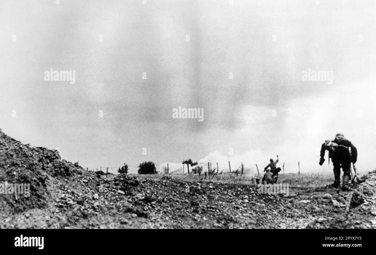 World War II, Eastern Front: Fighting along the Stalin Line [automated ...