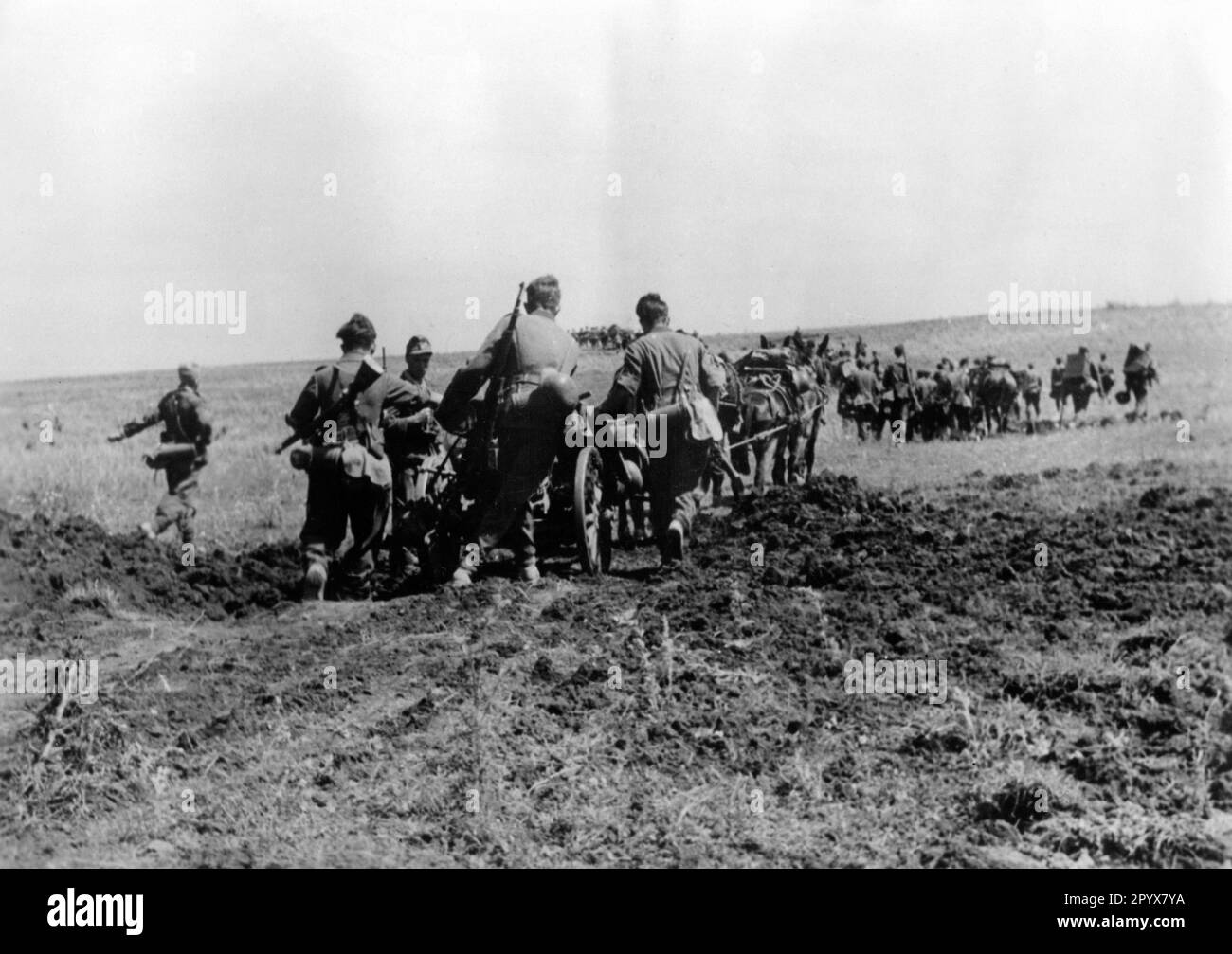 World War II, Eastern Front: Fighting along the Stalin Line [automated ...