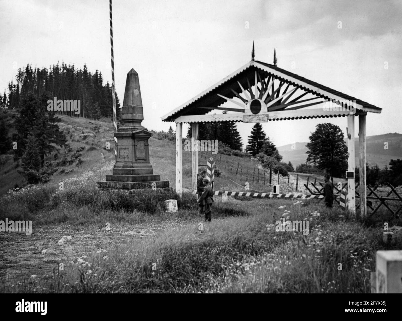 Border crossing between the Soviet Union and Hungary. [automated ...