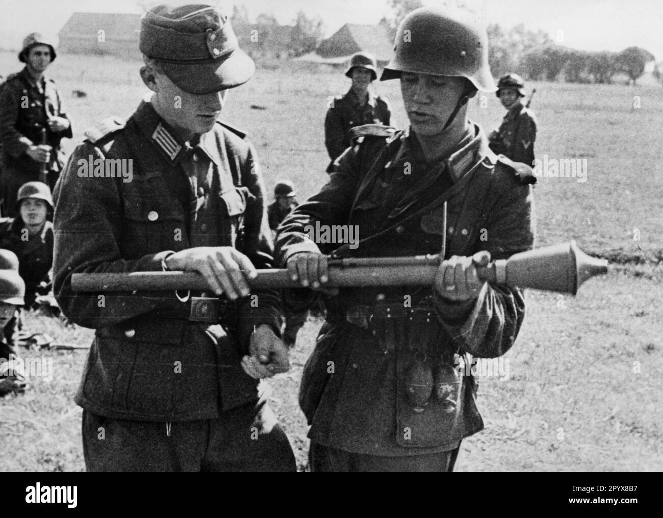Panzerfaust german hi-res stock photography and images - Alamy