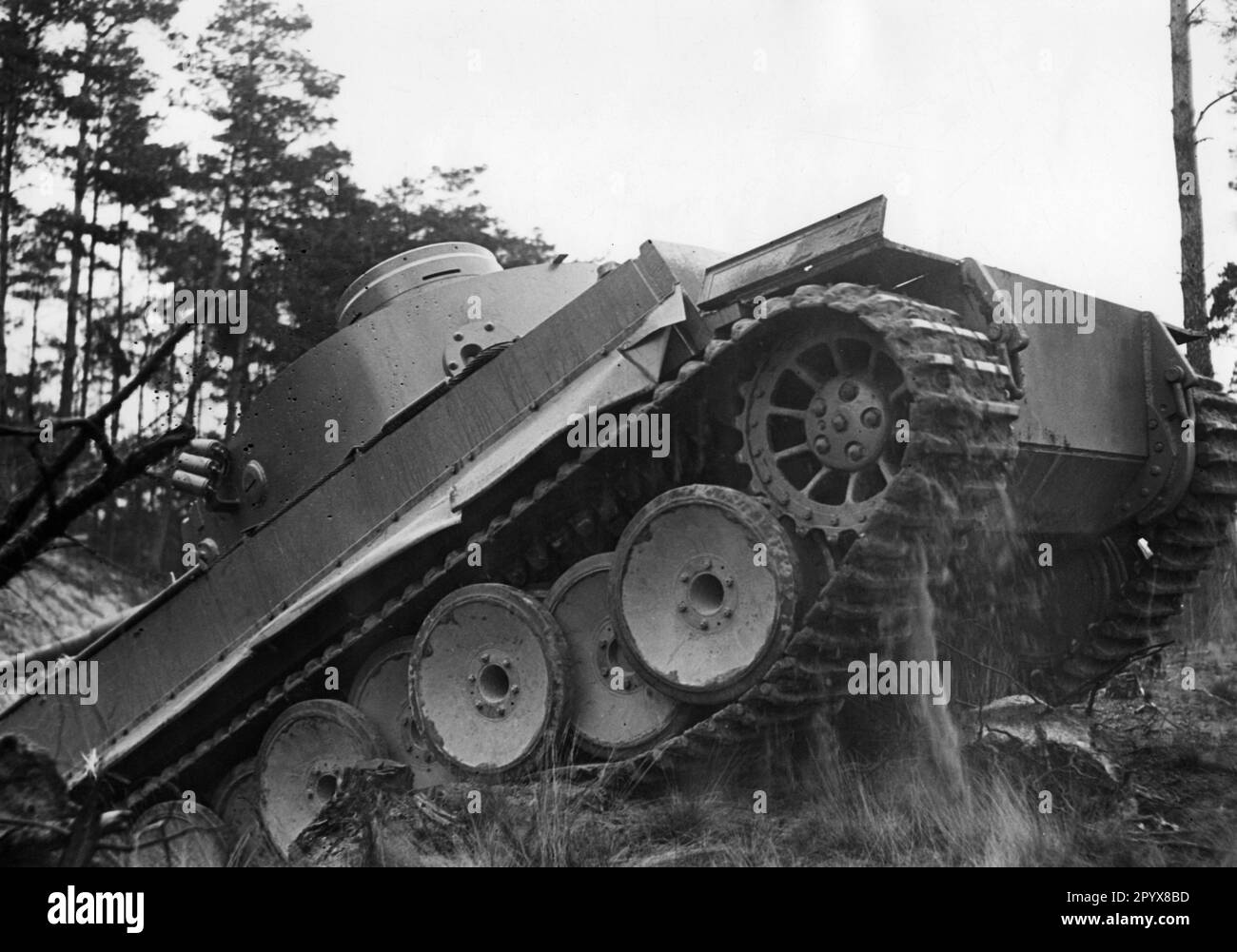 "World War II: tanks VI Tiger"" and ""King Tiger"" and 180 t tank ...