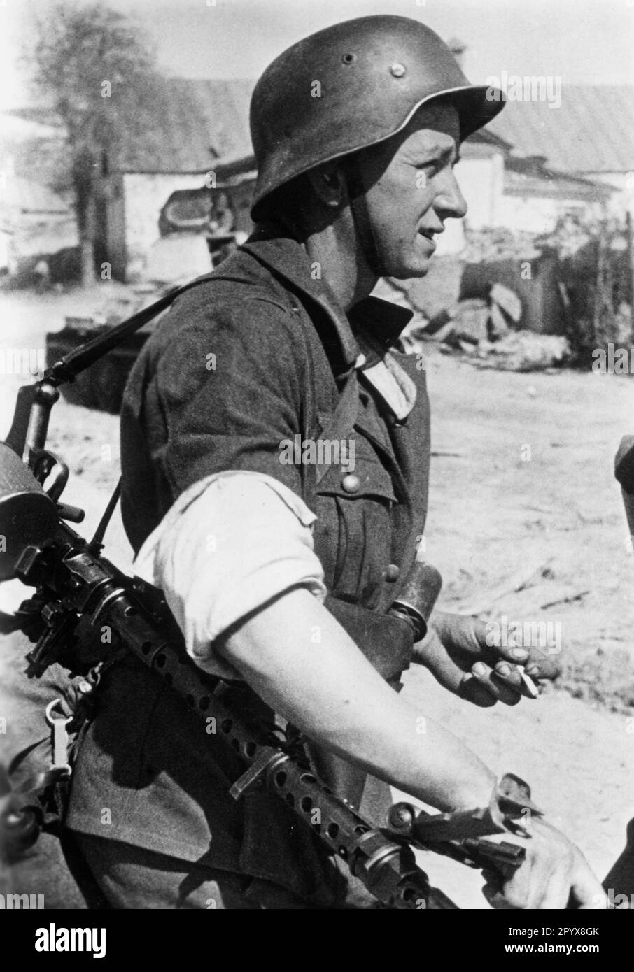 German soldier fighting on the Eastern Front near Bogdonovichnoye on ...