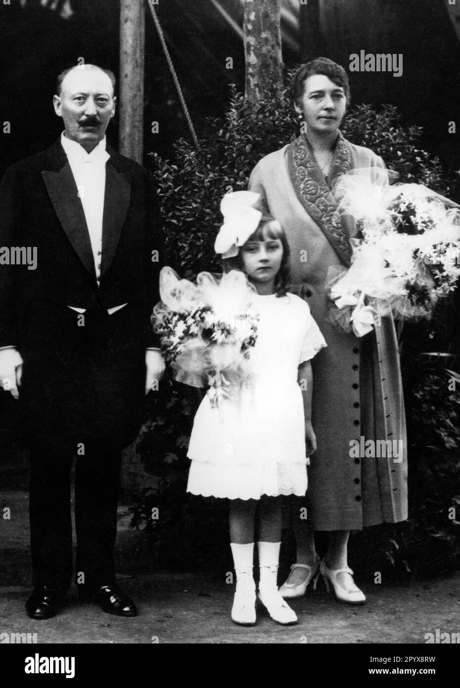 Carl Krone, circus director, with wife Ida Krone and daughter Frieda ...