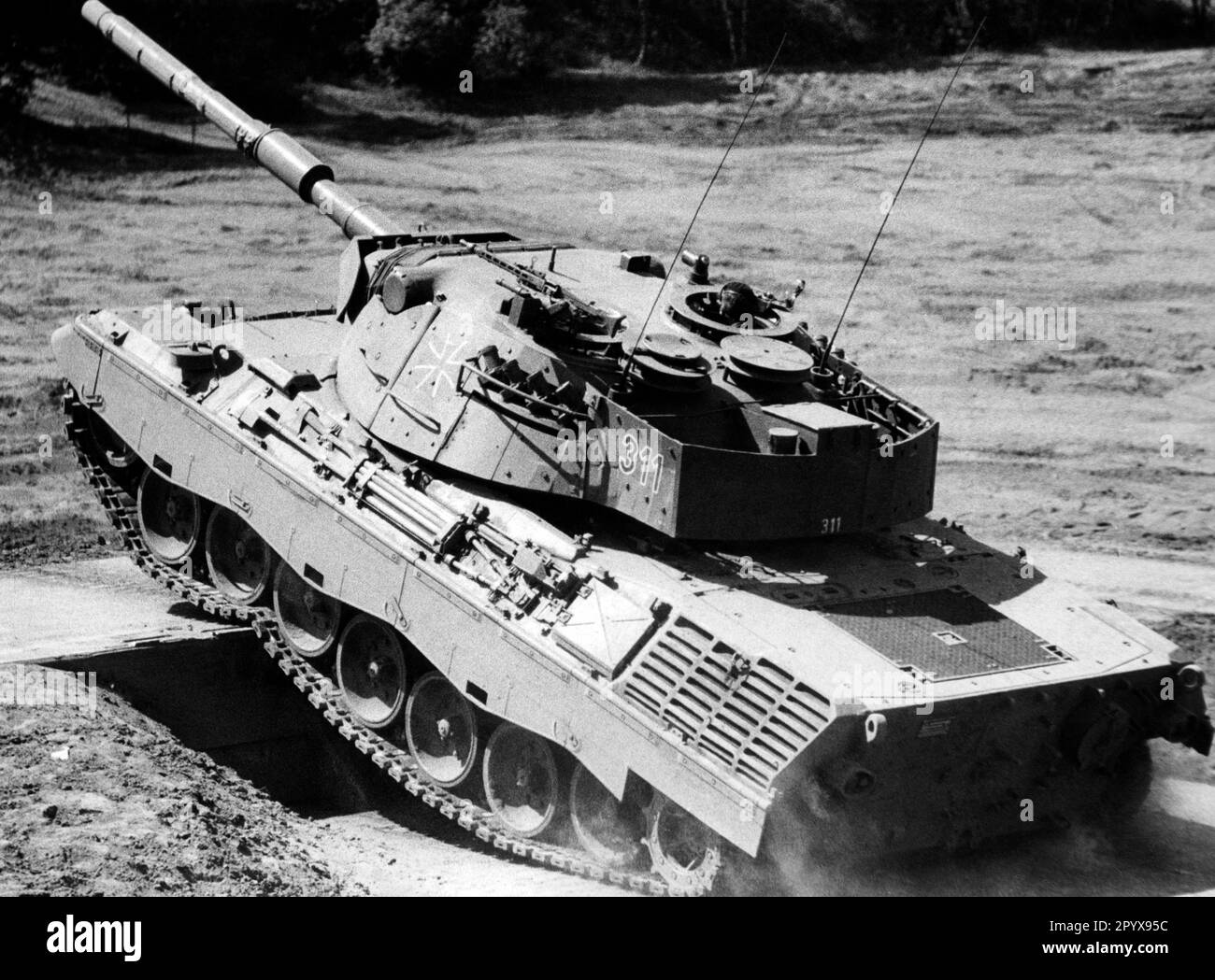 Main battle tanks: Leopard 1 and Leopard 1A4, German armed forces ...