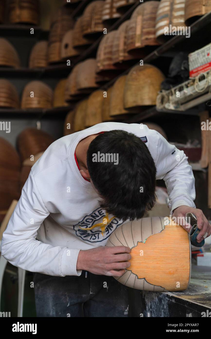 Making the traditional Turkish instrument baglama Stock Photo - Alamy