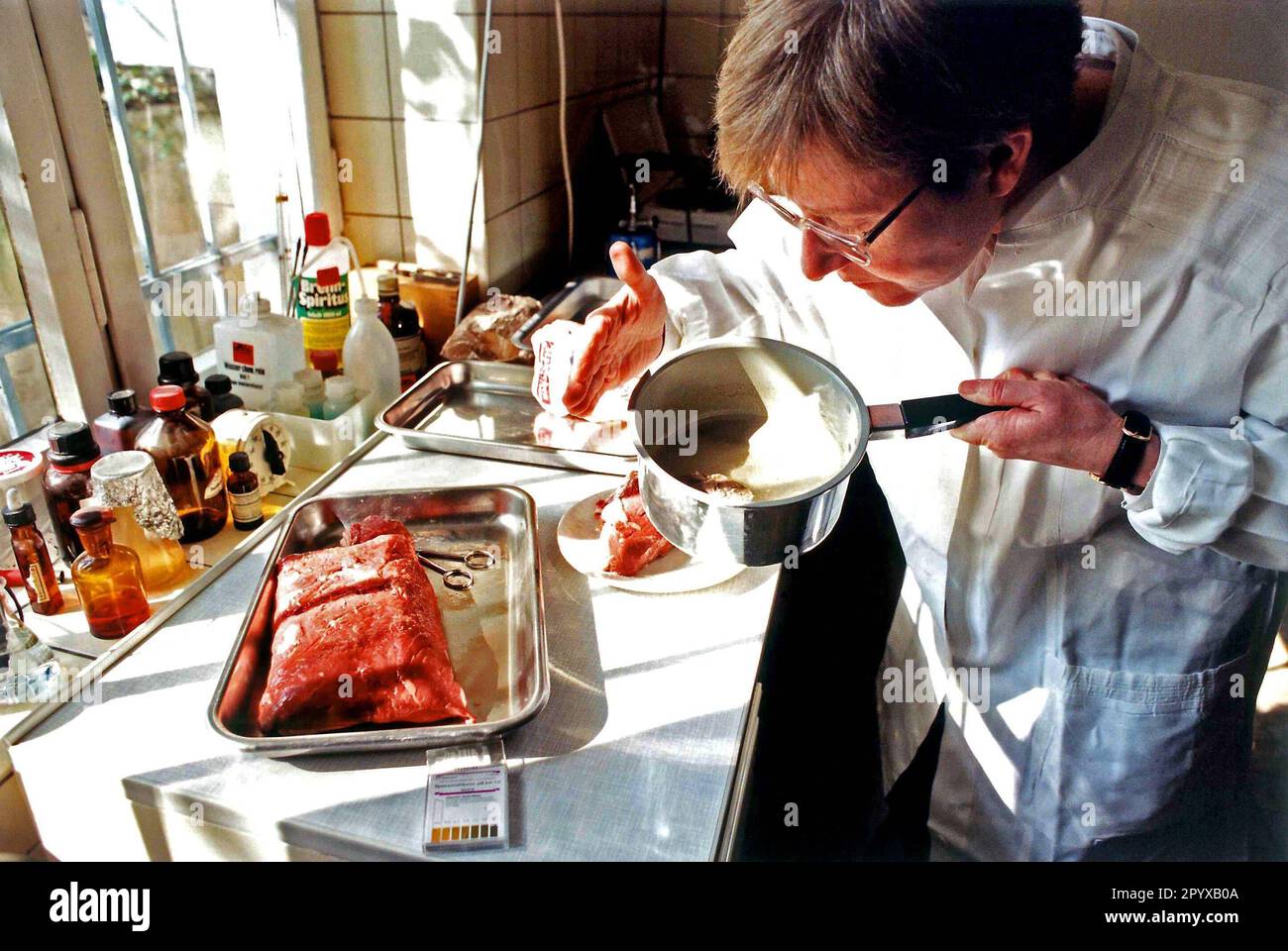 Veterinary food inspection hi-res stock photography and images - Alamy