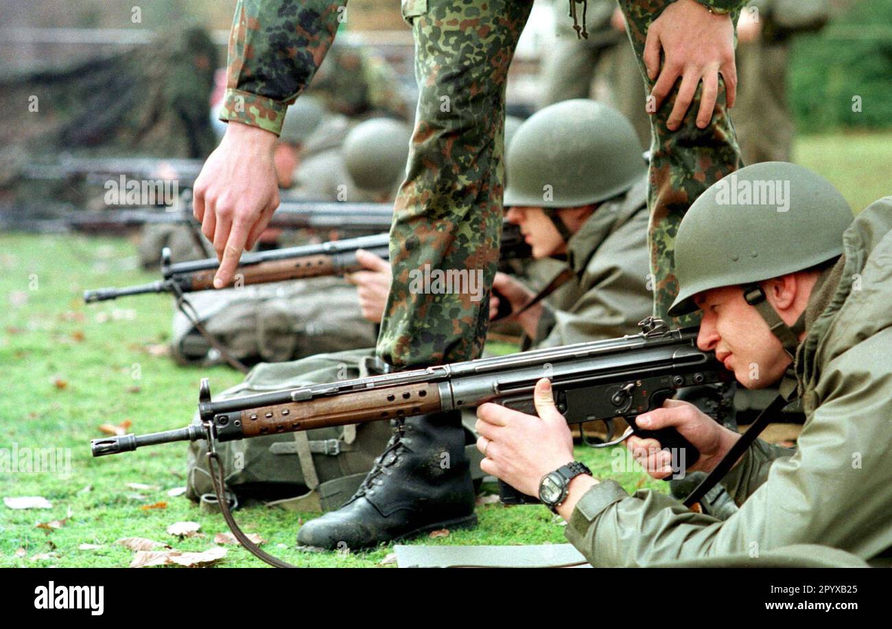 Recording date: 28.04.1997 Recruit training with the German Armed ...