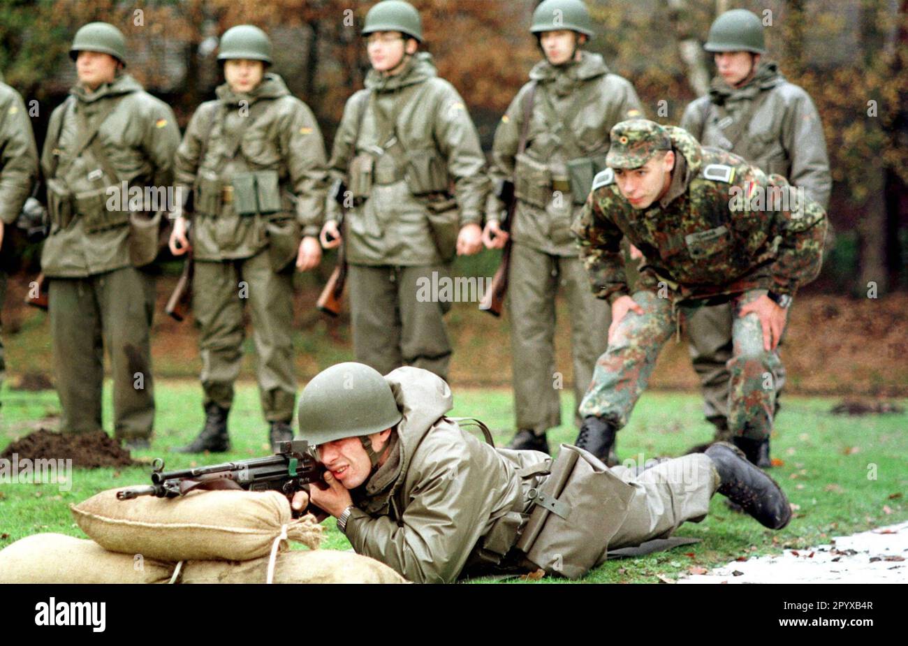 Date of recording: 28.04.1997 A staff sergeant checks the stop on a ...