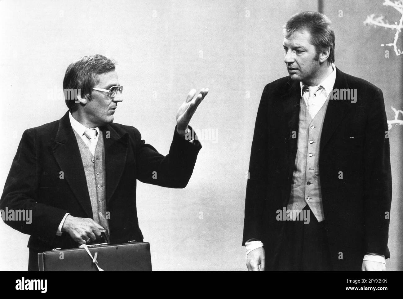 Cabaret artists Dieter Hildebrandt and Werner Schneyder in a television ...