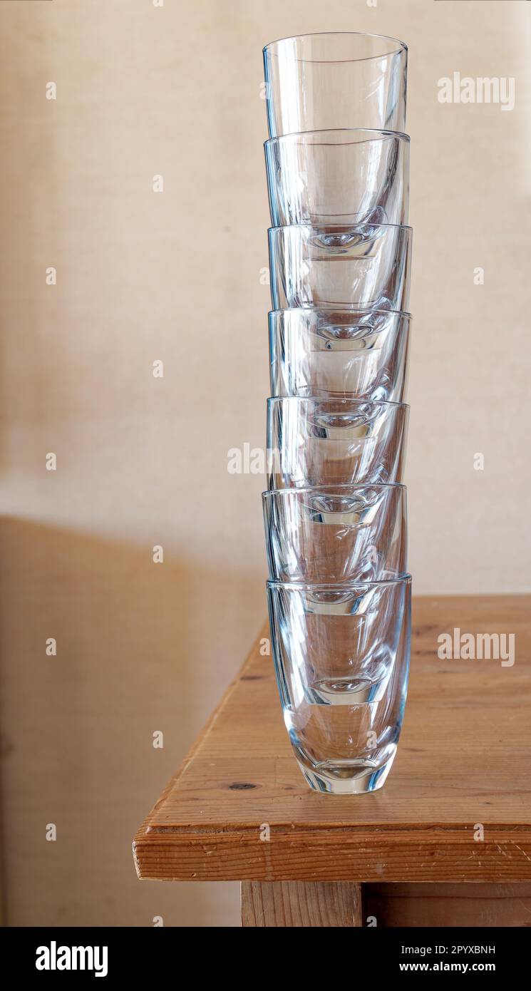 Water edge glass table hi-res stock photography and images - Alamy