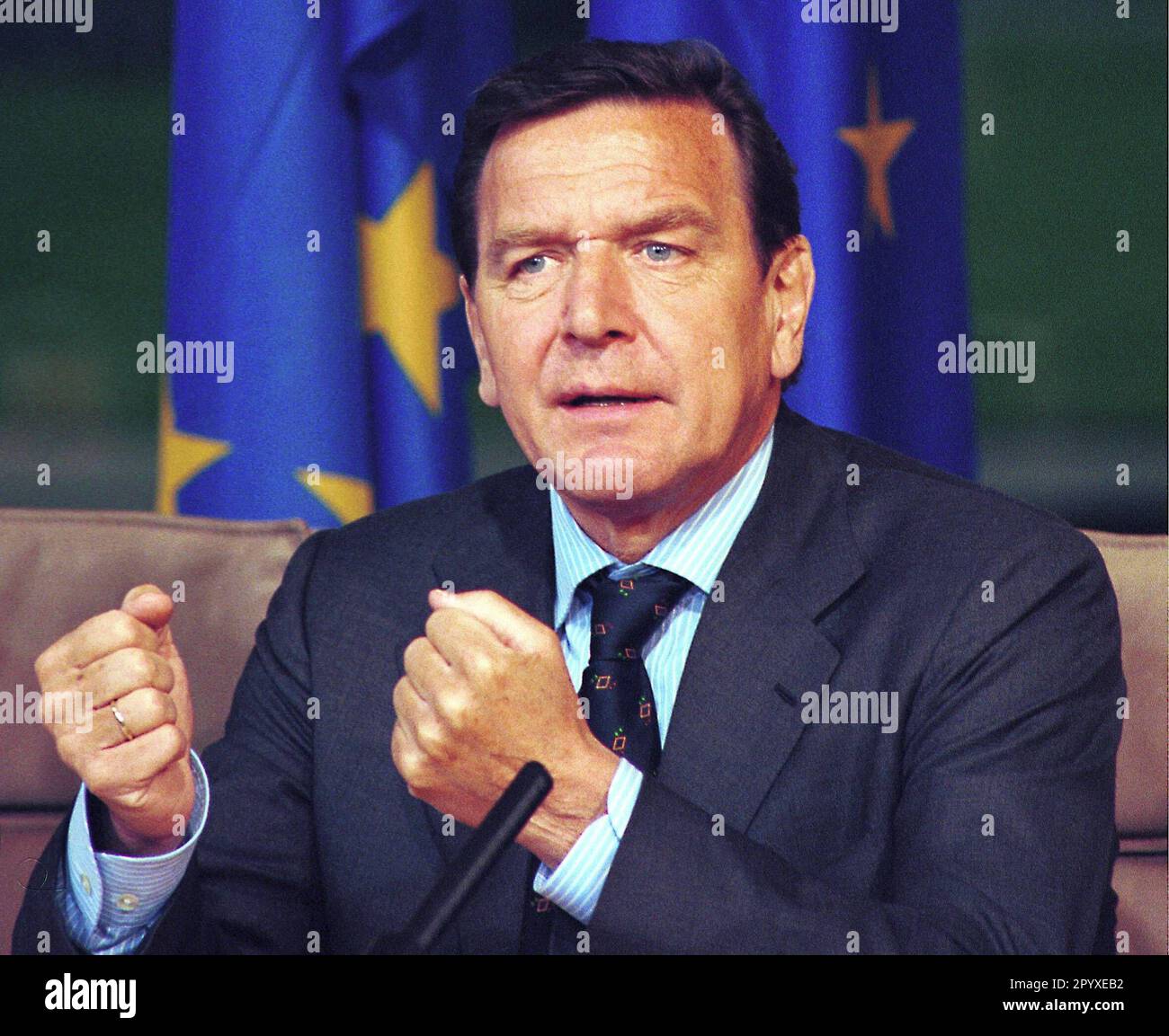 Germany chancellor gerhard schroder hi-res stock photography and images ...