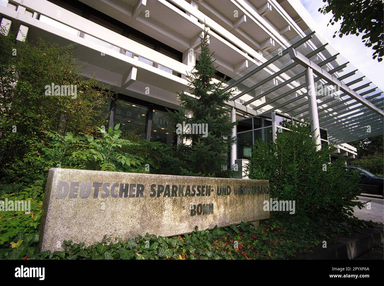 The building of the German Savings Banks and Giro Association in Bonn ...