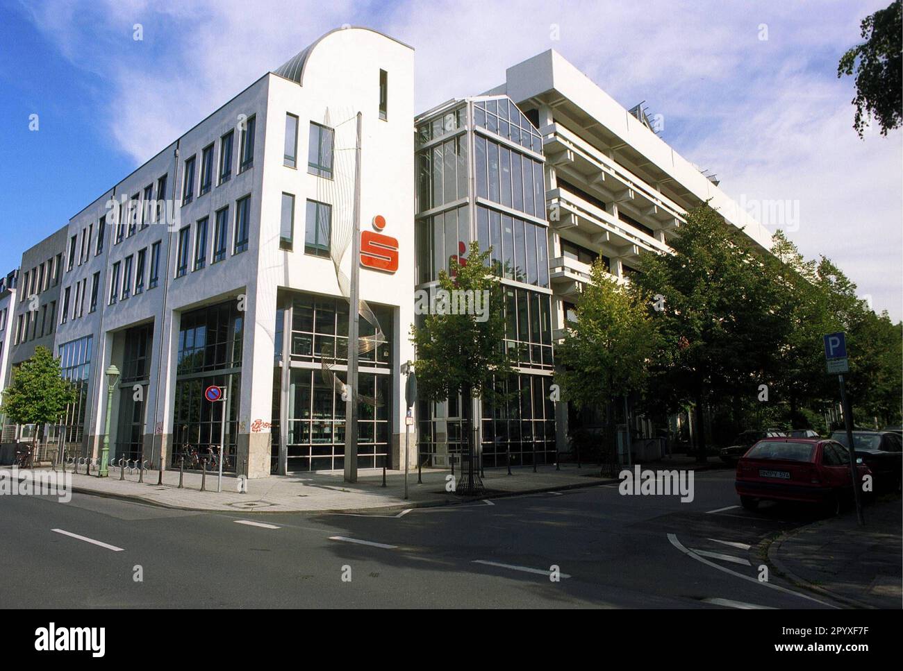 The building of the German Savings Banks and Giro Association in Bonn ...