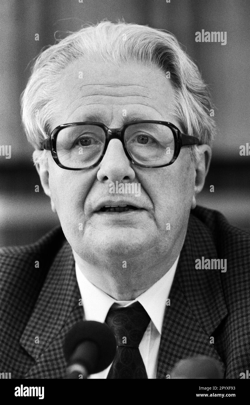 24 03 1991 hi-res stock photography and images - Alamy