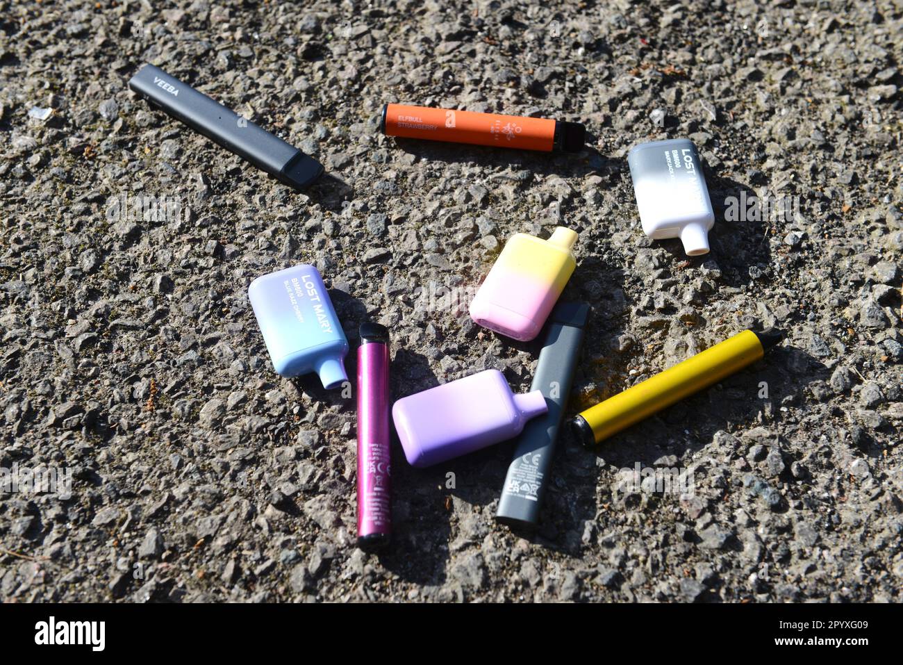 Vapes left on ground Stock Photo - Alamy