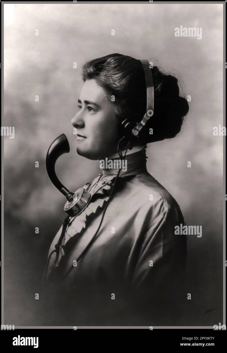 Telephone telegraph 1900s hi-res stock photography and images - Alamy
