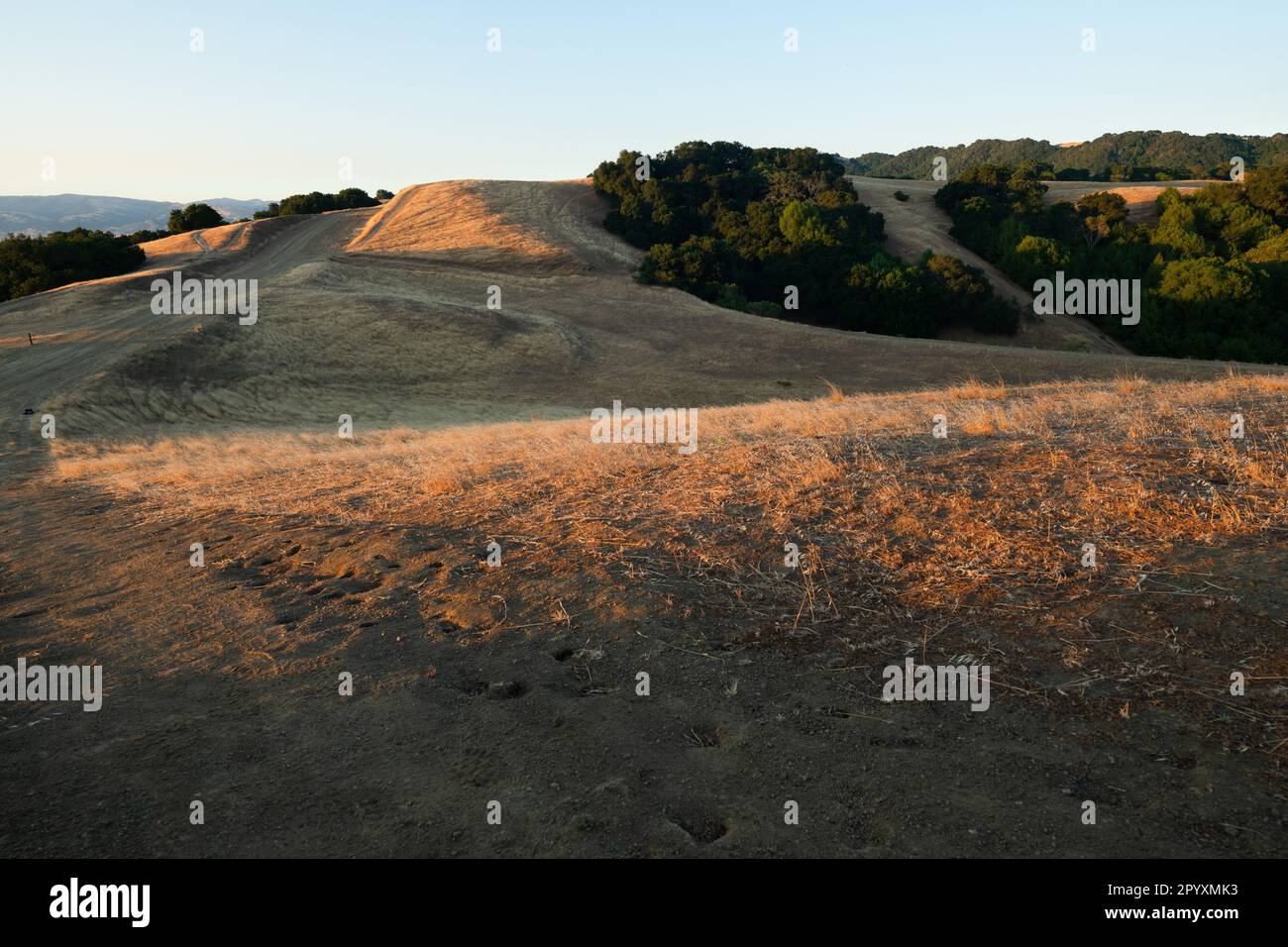 Ridge top hi-res stock photography and images - Alamy