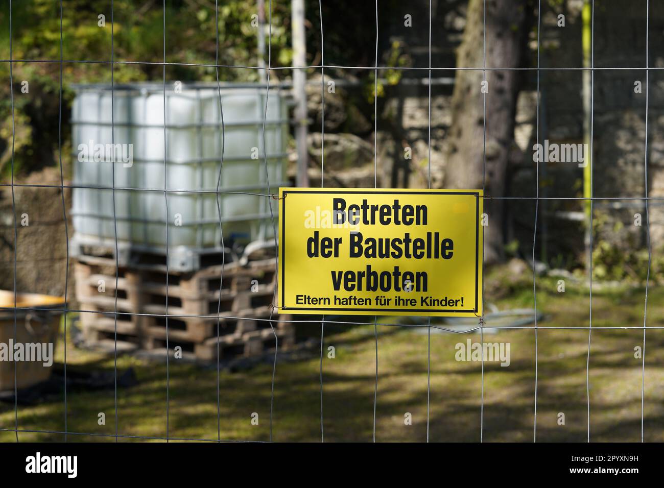 Construction site barrier and prohibition sign, Dresden, Saxony ...