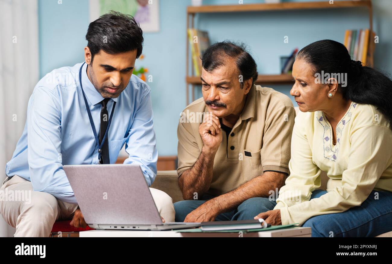 Agent explaining people indian hi-res stock photography and images - Alamy