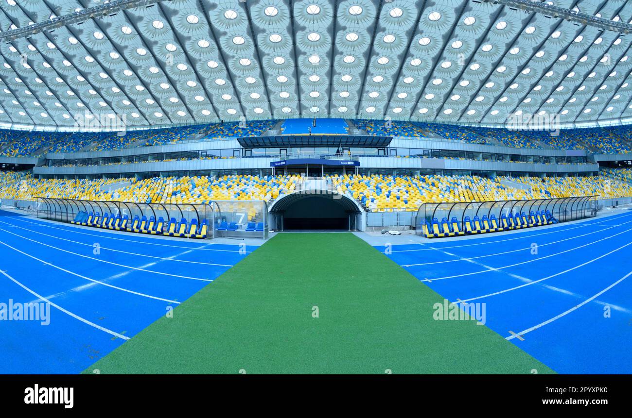 Running out of tunnel hi-res stock photography and images - Alamy