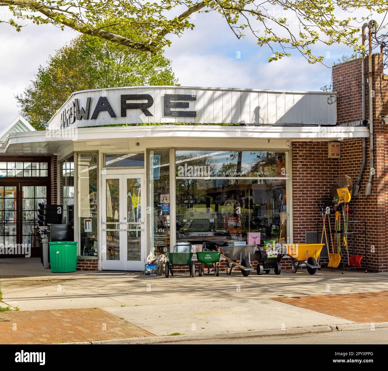 Hardware items hi-res stock photography and images - Alamy