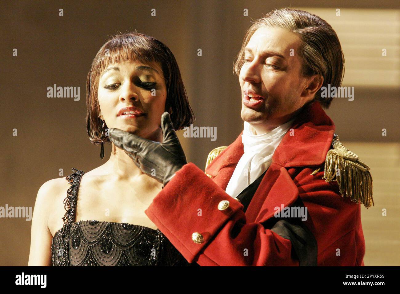 l-r: Danielle de Niese (Cleopatra), Sarah Connolly (Giulio Cesare) in ...
