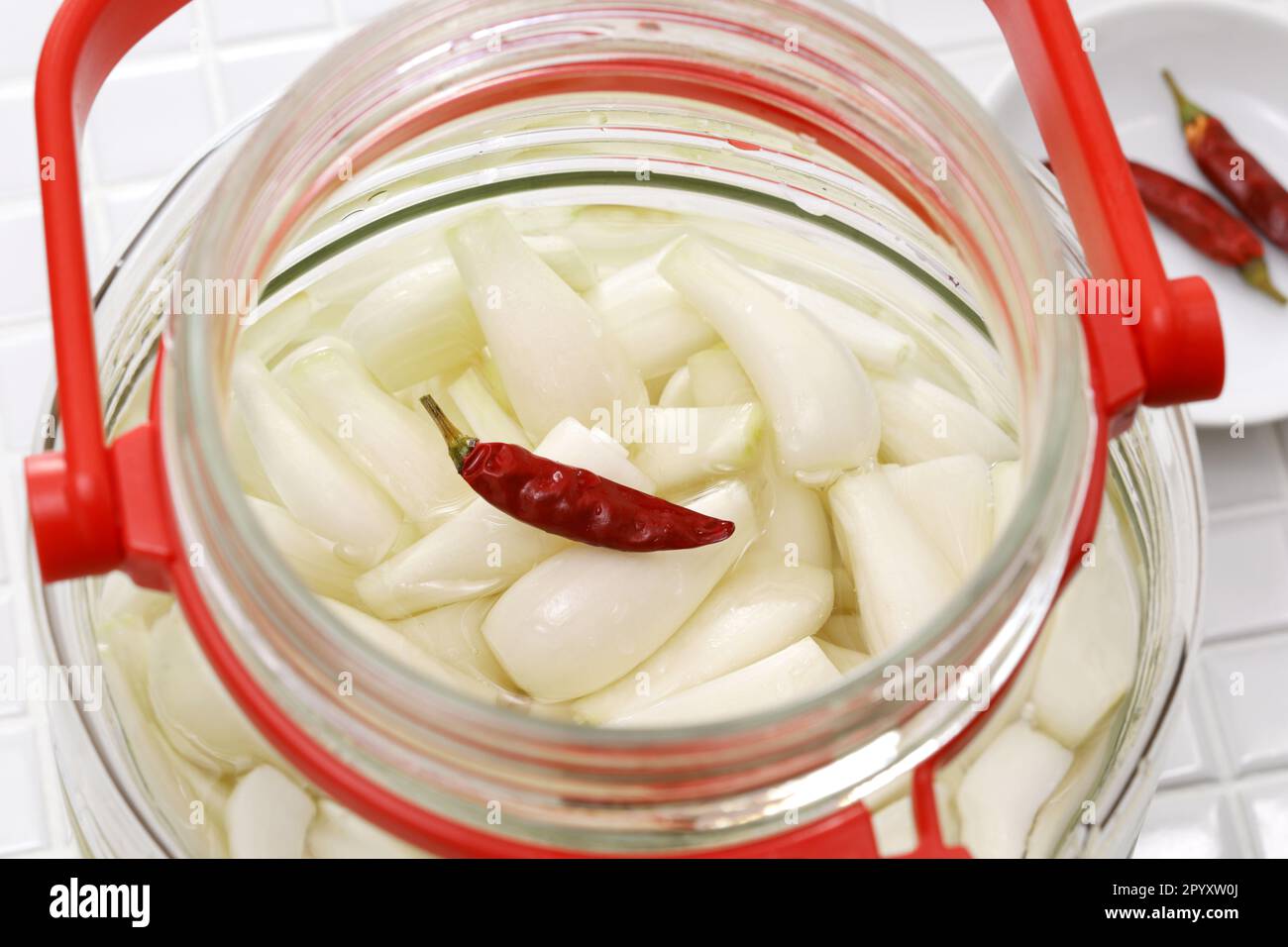 How to make rakkyo (Japanese scallion bulb pickles ), a garnish of ...