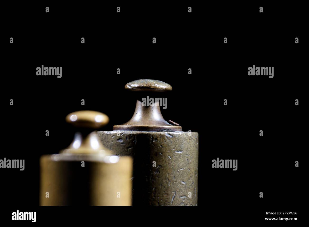 Old fashioned weights hi-res stock photography and images - Alamy