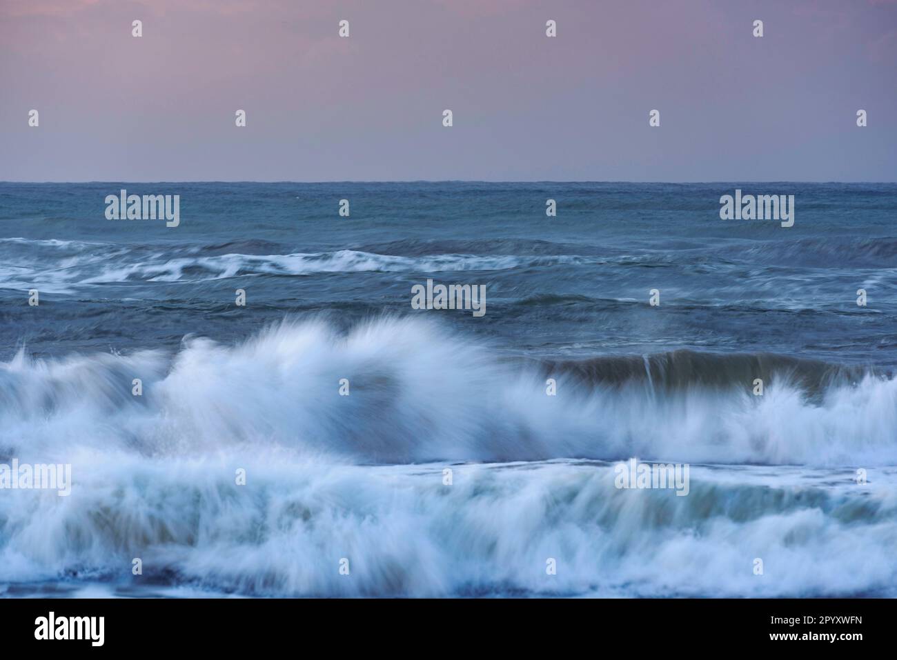 Olas de viento hi-res stock photography and images - Alamy