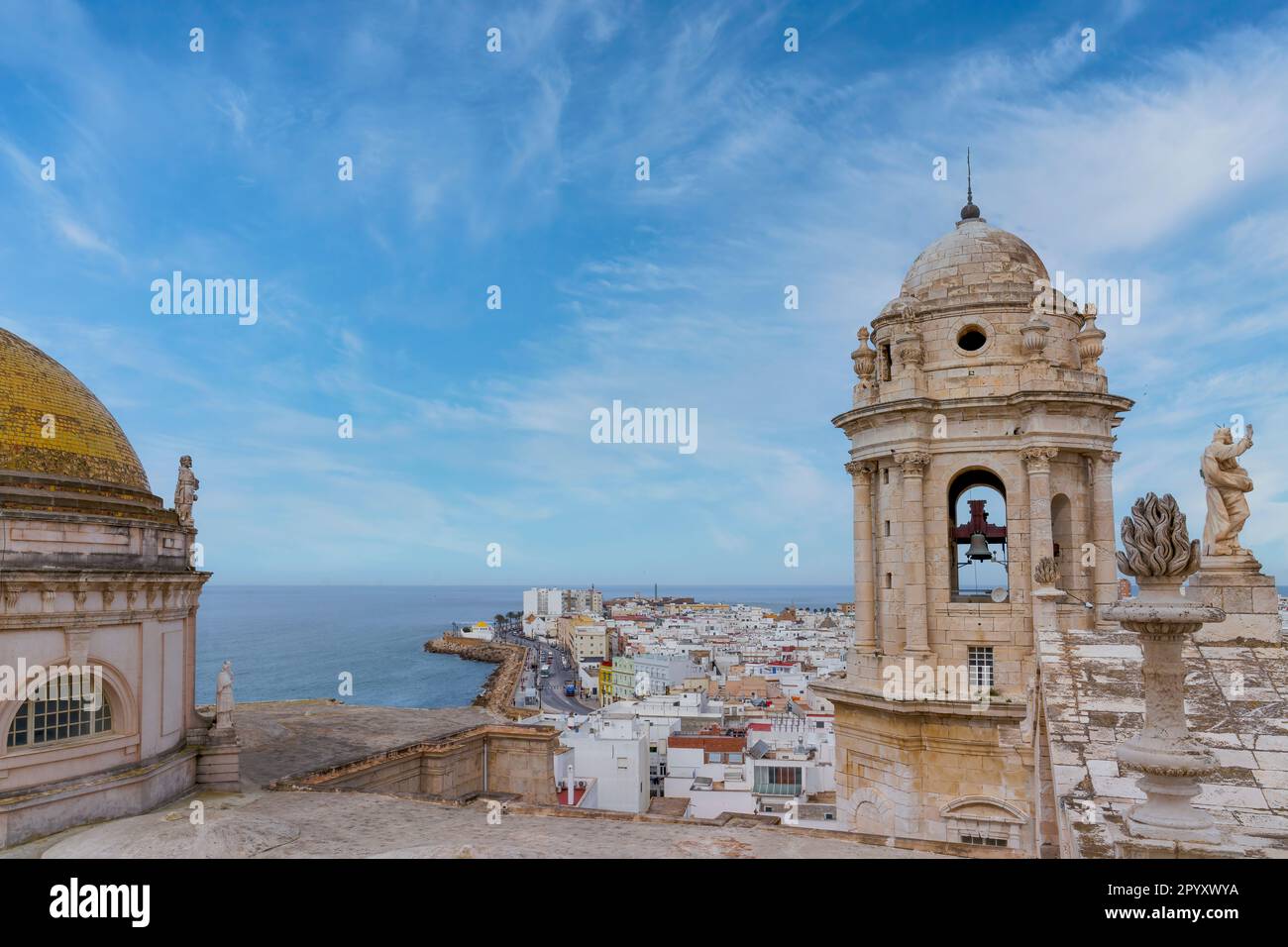 Cadiz tourist hi-res stock photography and images - Alamy