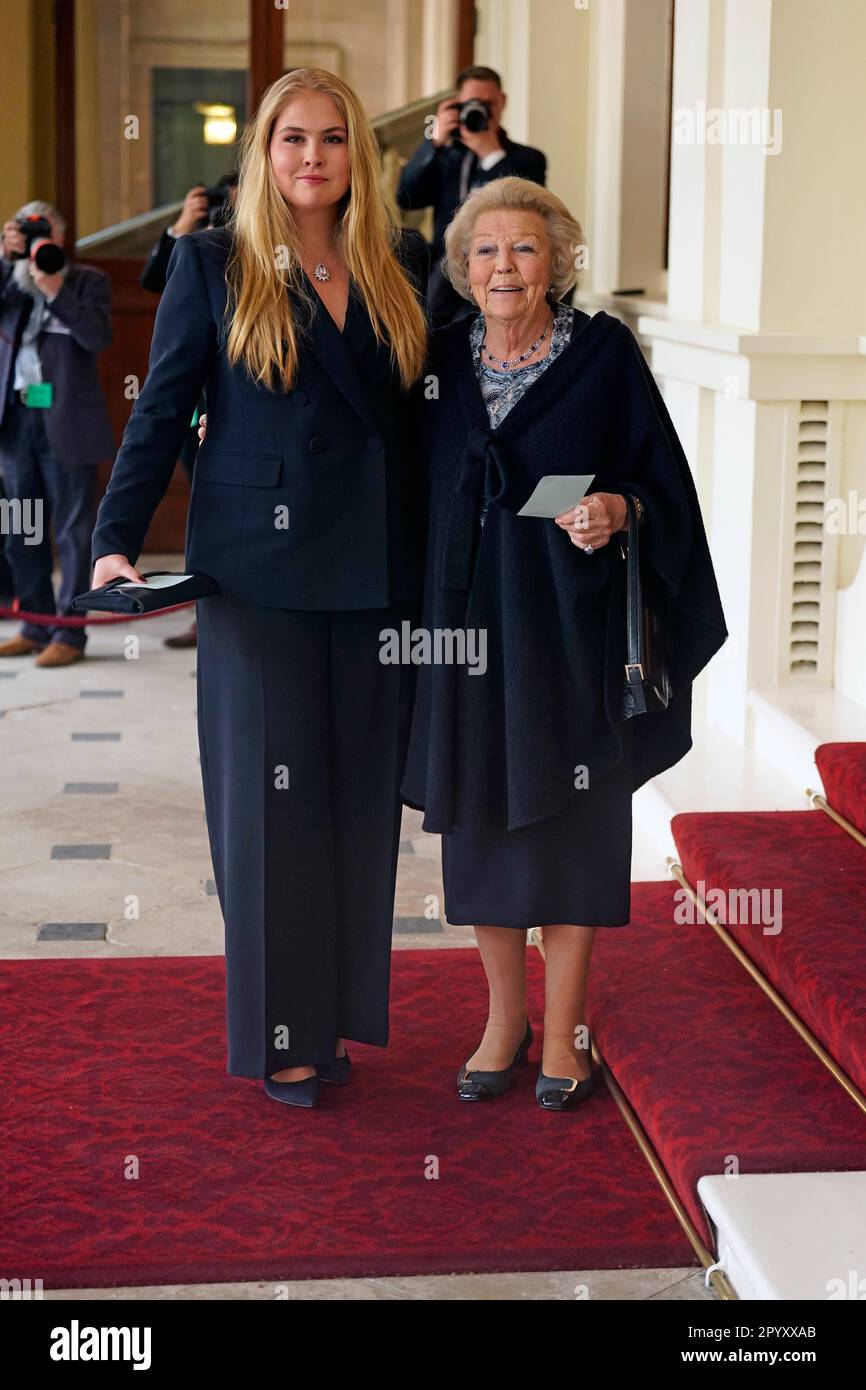 Catharina-Amalia, Princess of Orange and Princess Beatrix of the ...