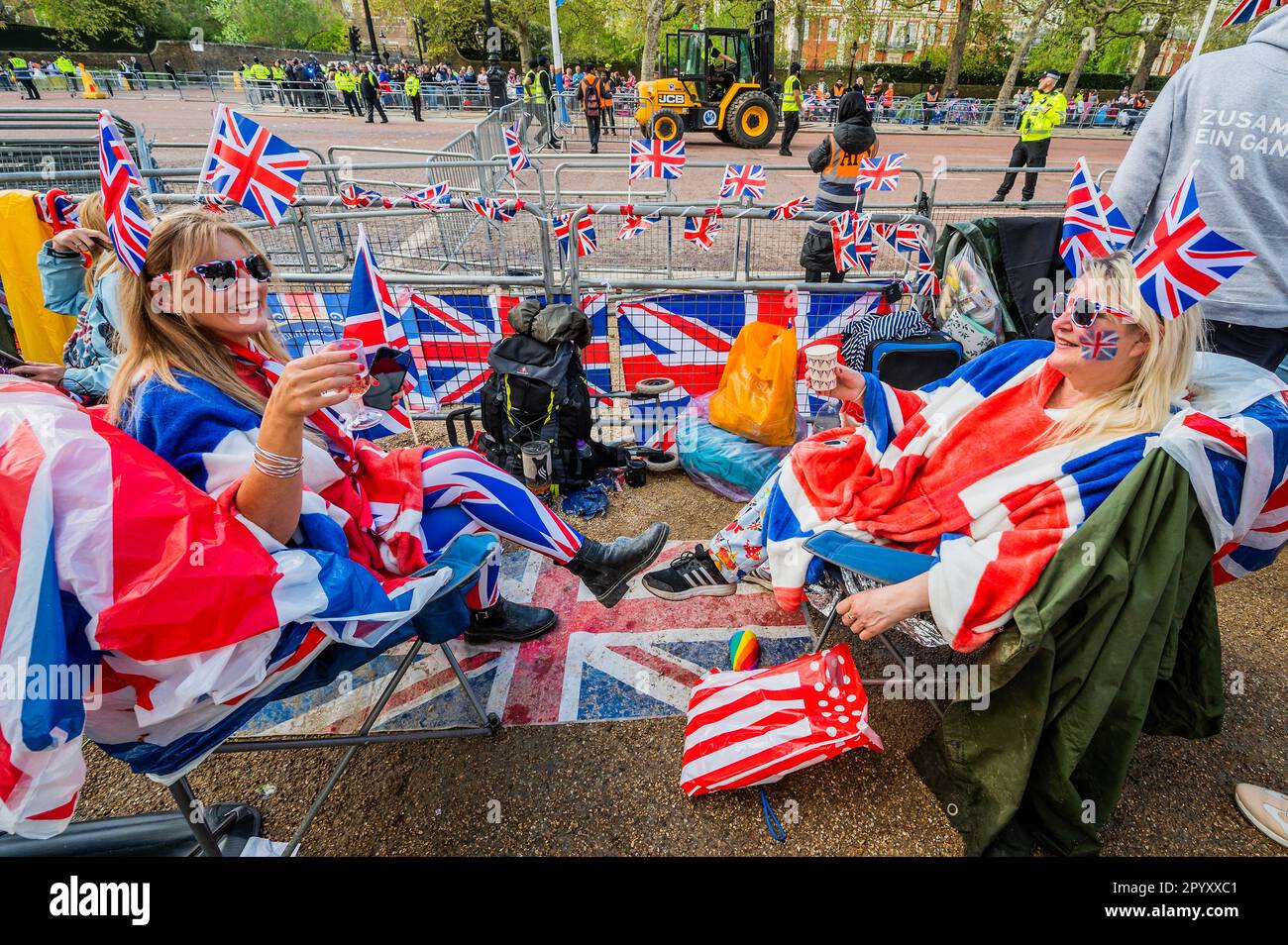 London, UK. 5th May, 2023. Amber Hadley and Becca Wilkins arrived from ...