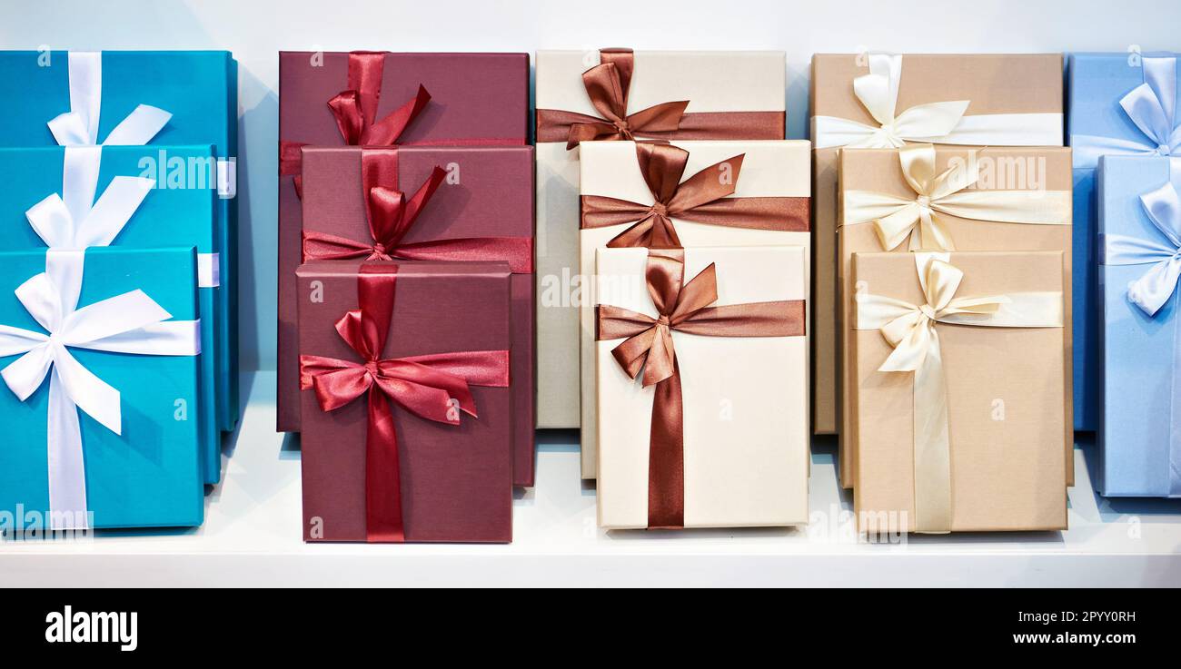 White shelf packaging boxes hi-res stock photography and images - Alamy