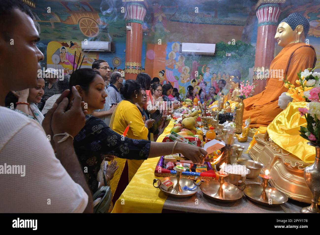Kolkata, India. 05th May, 2023. Buddhist devotees offer prayers in ...