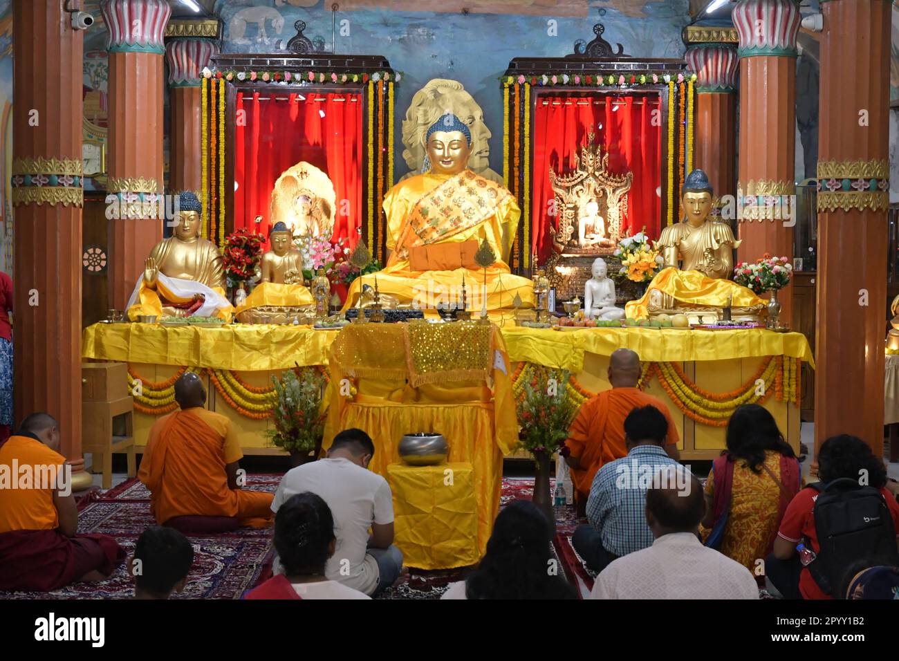 Kolkata, India. 05th May, 2023. Buddhist monks and devotees offer ...