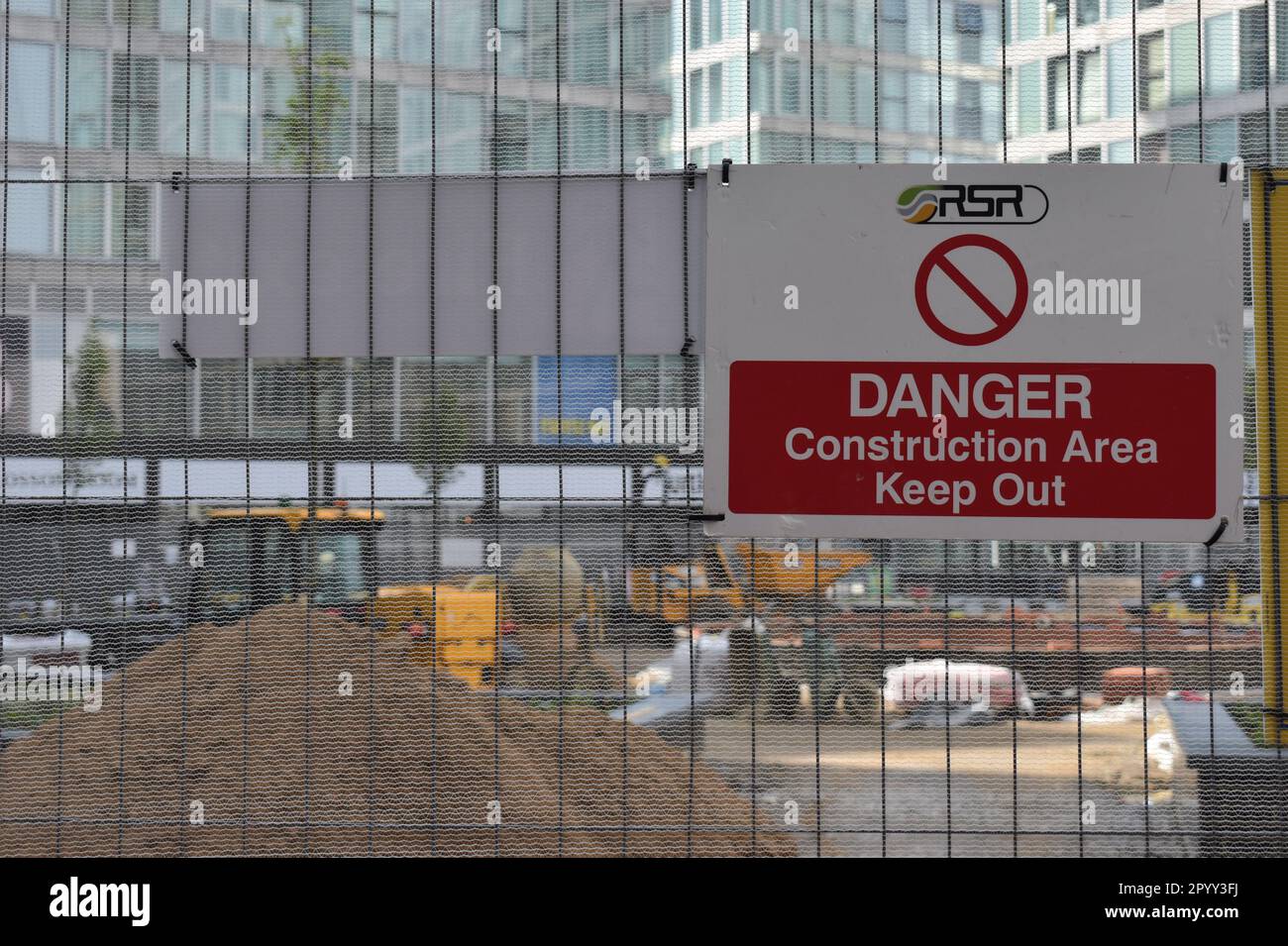 Dangerous construction site hi-res stock photography and images - Alamy