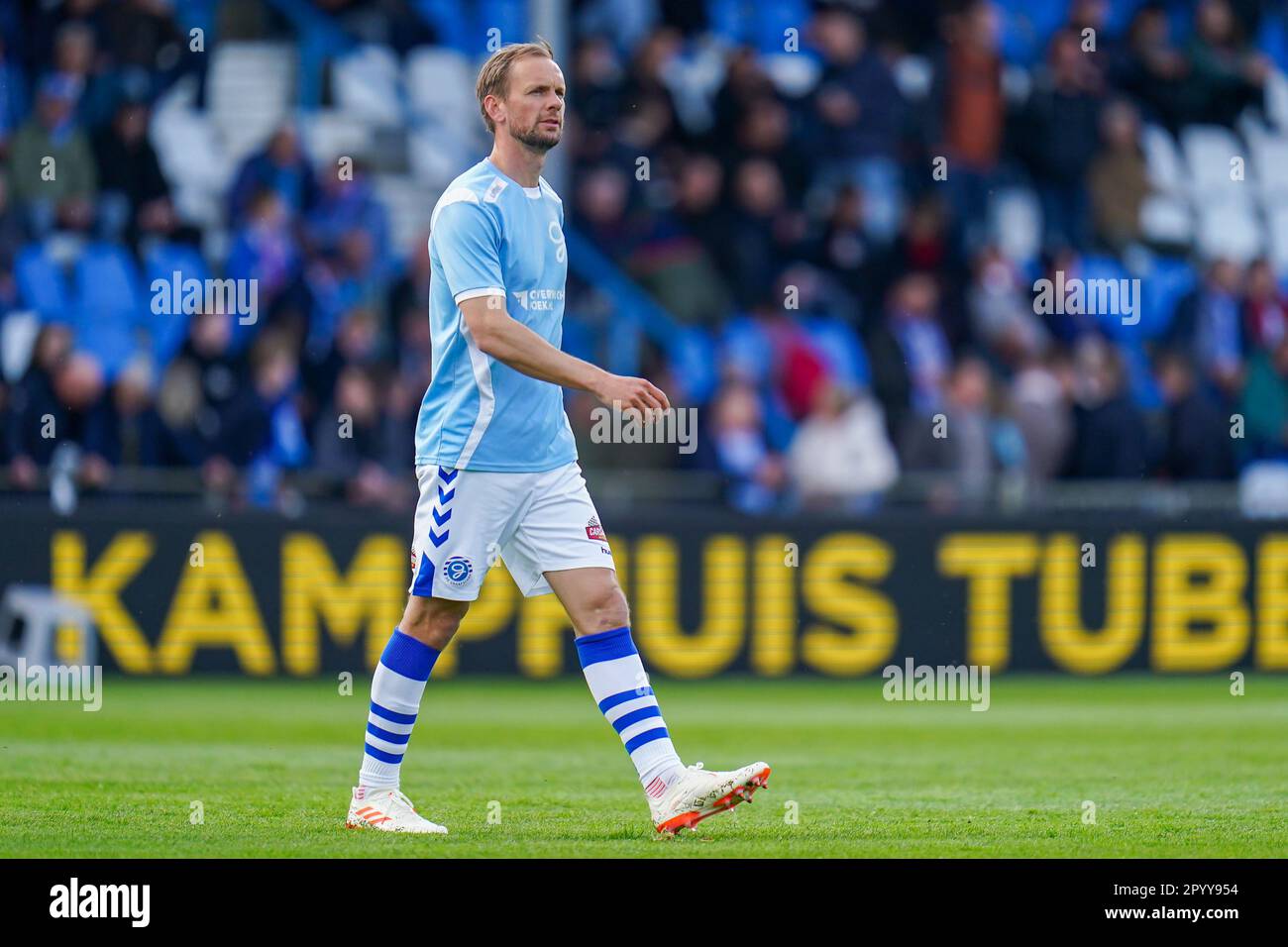 Doetinchem, Netherlands. 05th May, 2023. DOETINCHEM, NETHERLANDS - MAY 5: Siem de Jong (c) of De ...