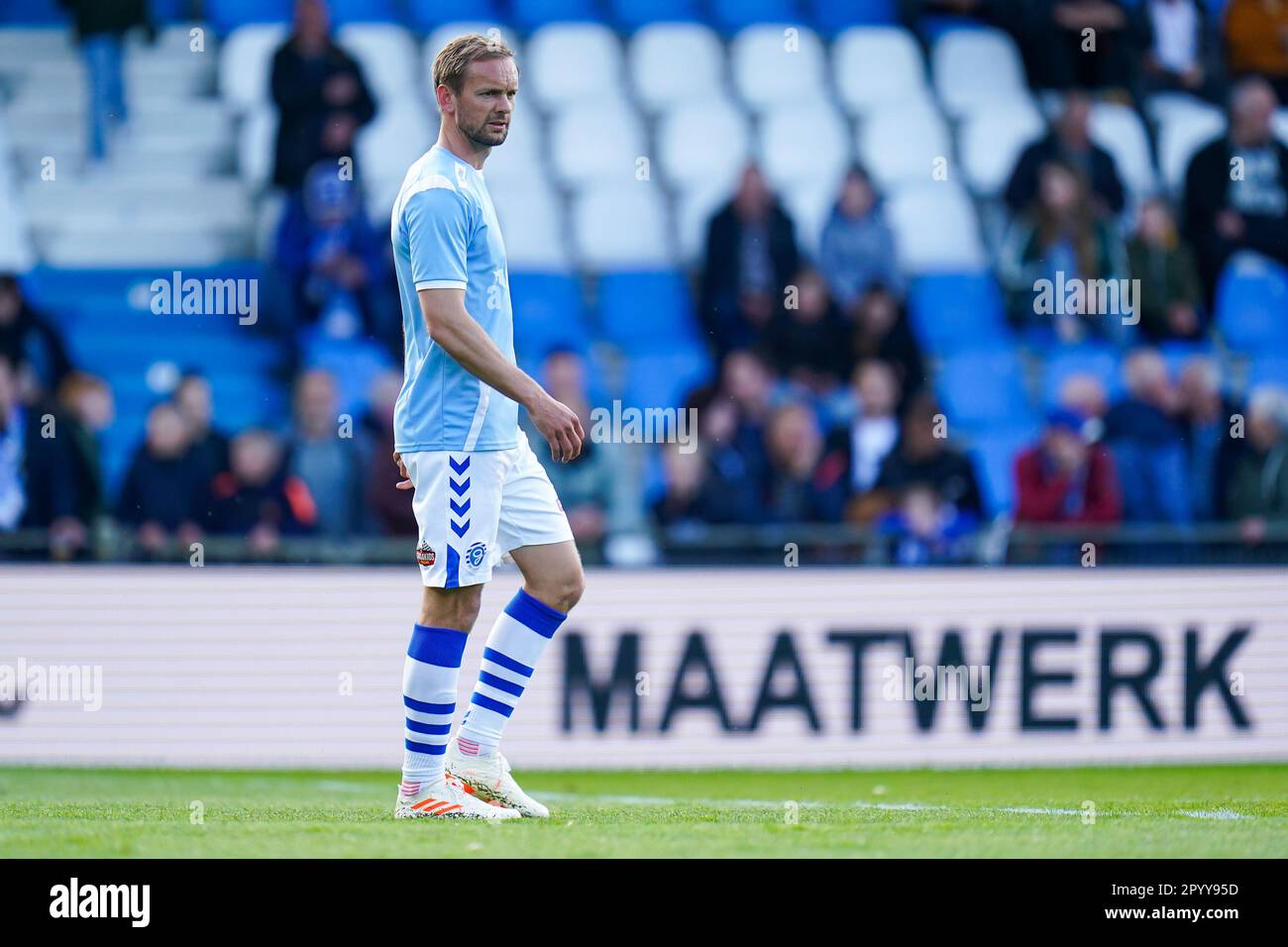 Doetinchem, Netherlands. 05th May, 2023. DOETINCHEM, NETHERLANDS - MAY 5: Siem de Jong (c) of De ...