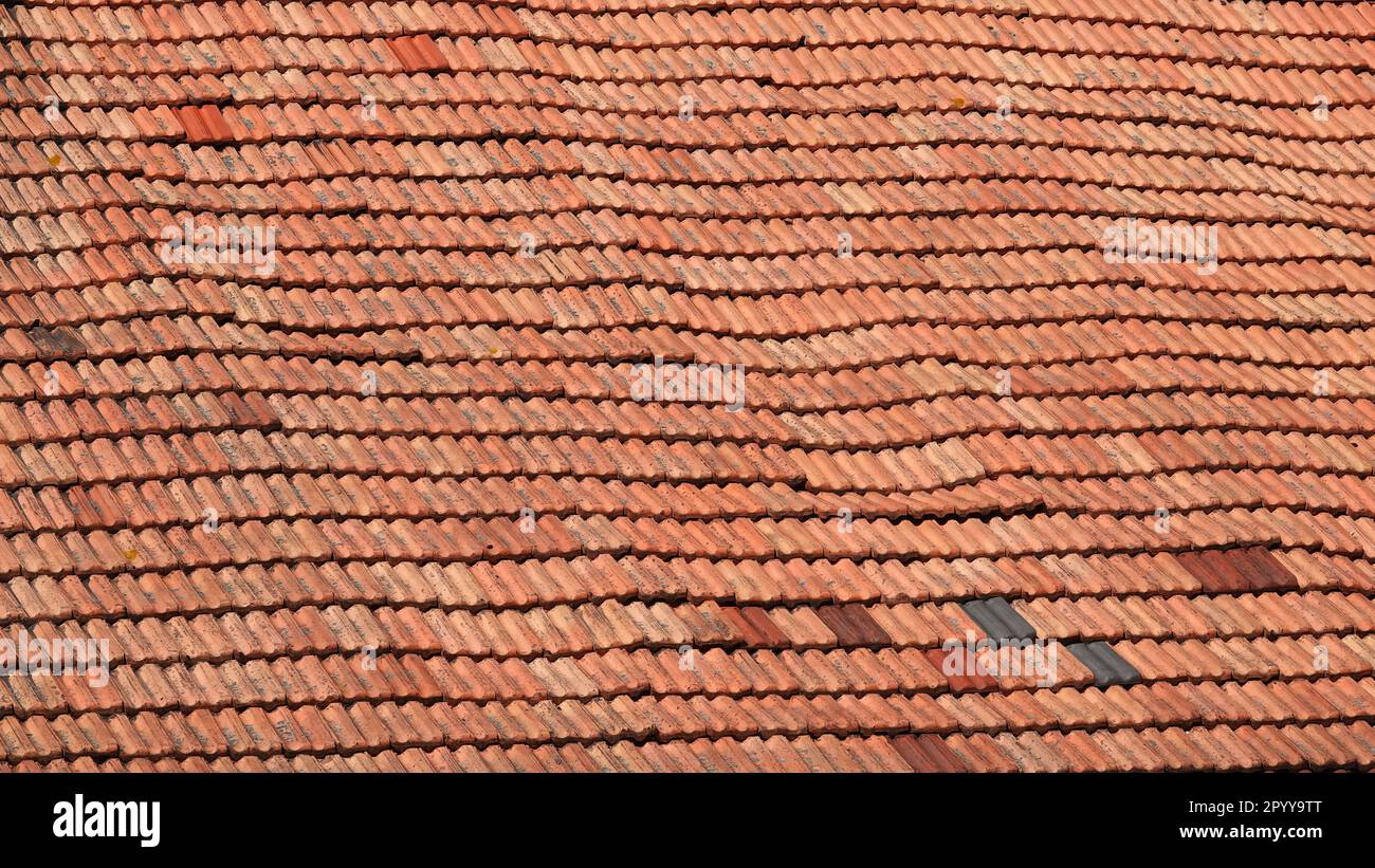 Wavy roof hi-res stock photography and images - Alamy