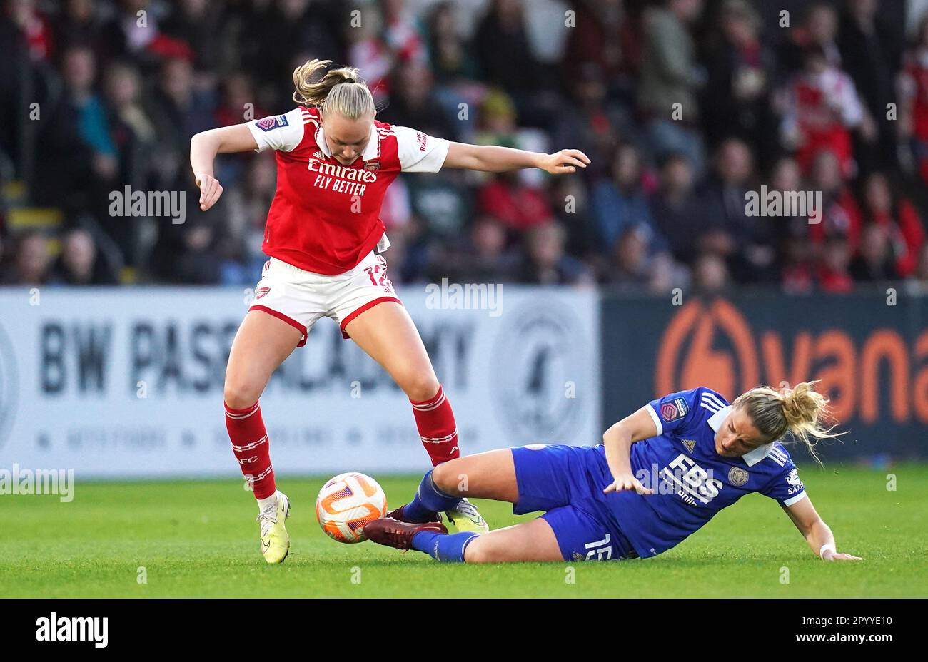 Leicester City's Sophie Howard (right) attempts to tackle Arsenal's ...