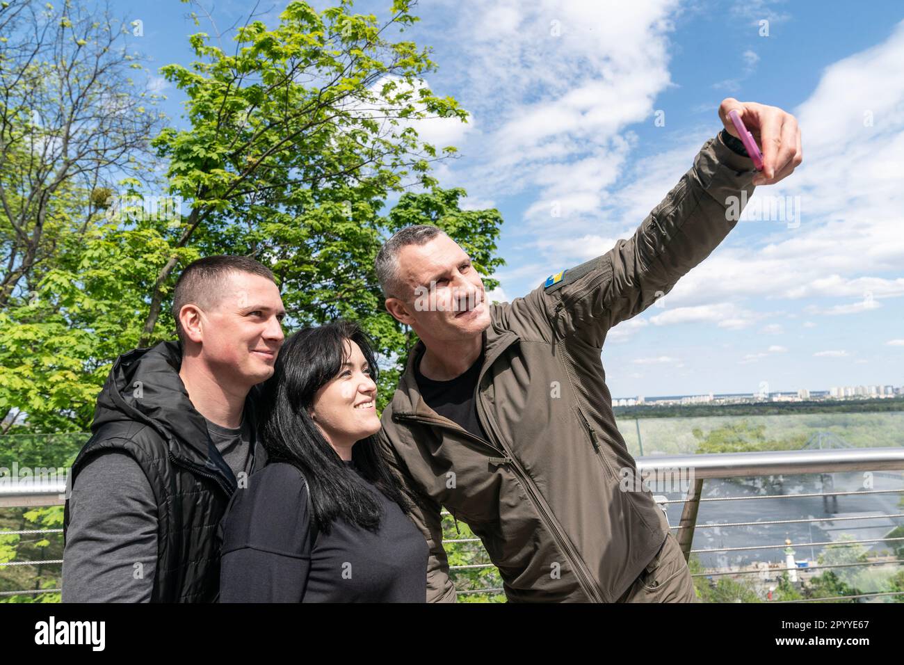 Kyiv mayor Vitali Klitschko takes selfie with members of public on ...