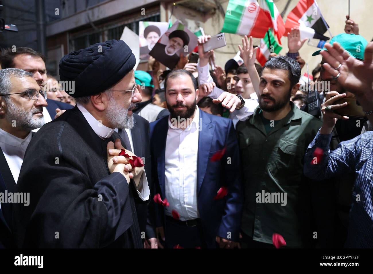 Sayyida zaynab shrine hi-res stock photography and images - Alamy