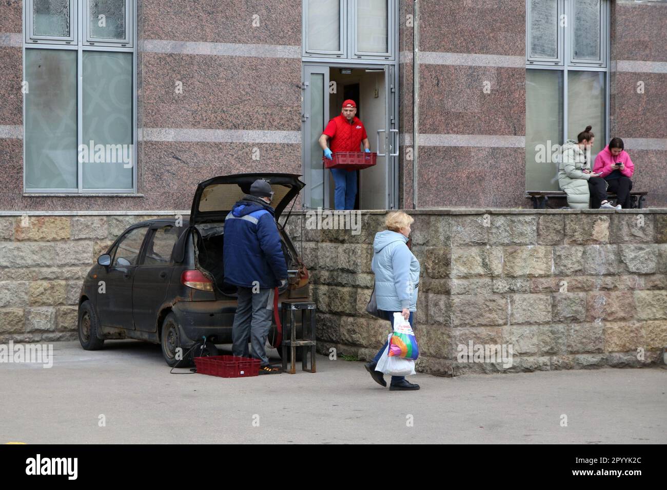 Russian Federation. St. Petersburg. May, spring. Everyday life. Car ...