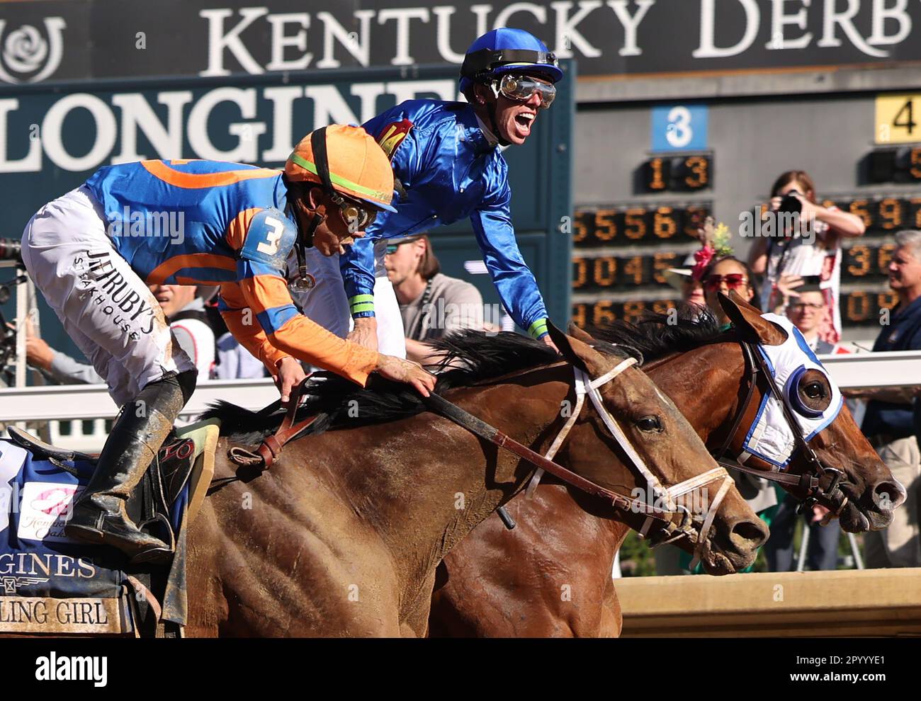 Kentucky derby churchill downs finish line hi-res stock photography and ...