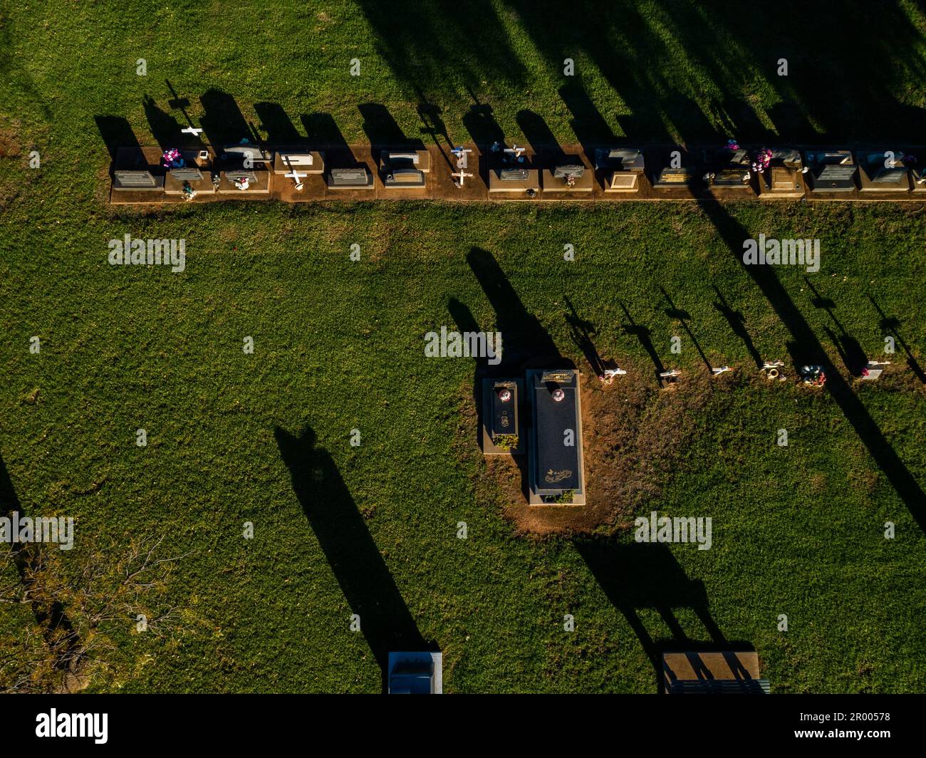 Cemeteries and graveyards hi-res stock photography and images - Alamy