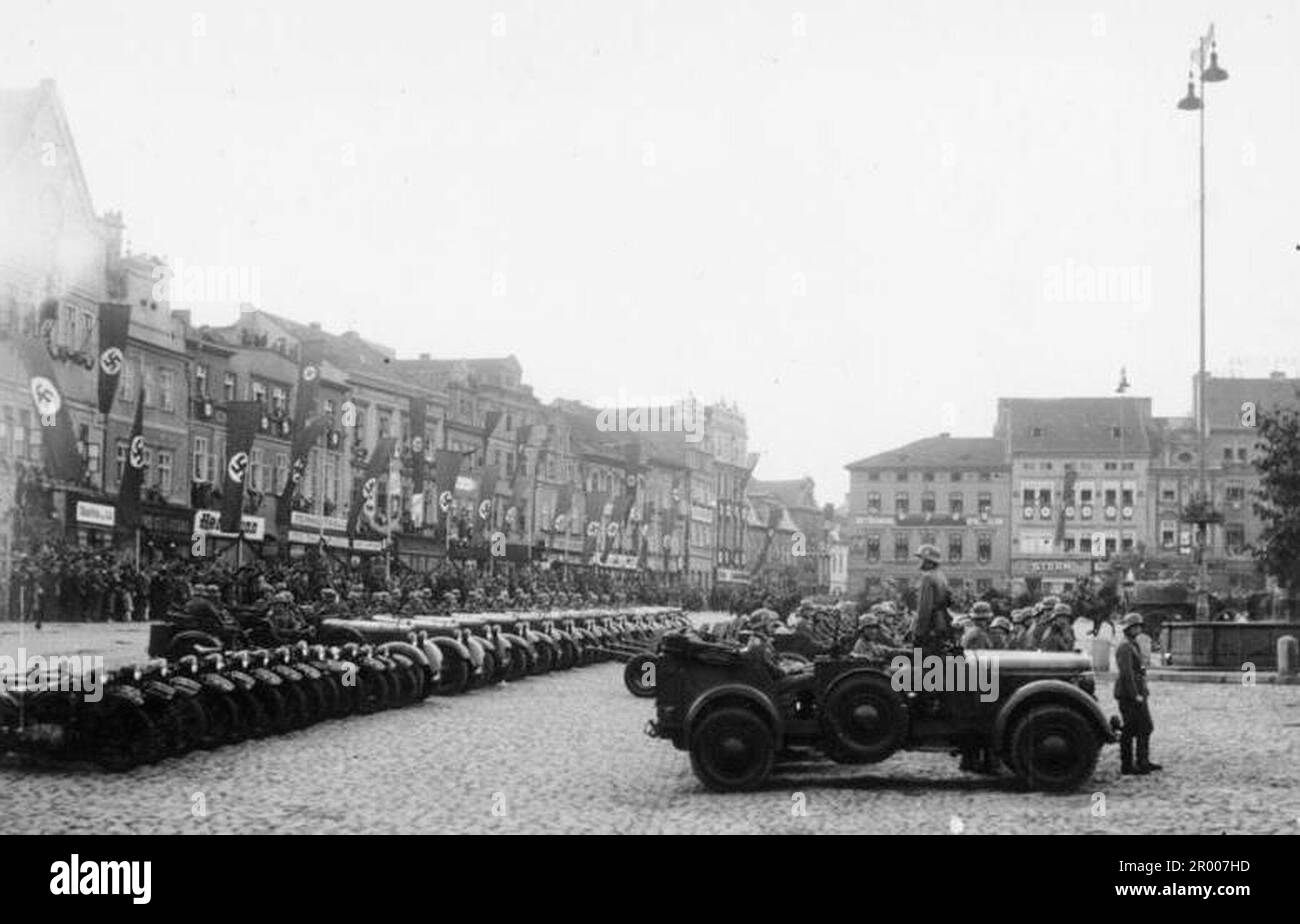 Hitler nazi parade hi-res stock photography and images - Alamy