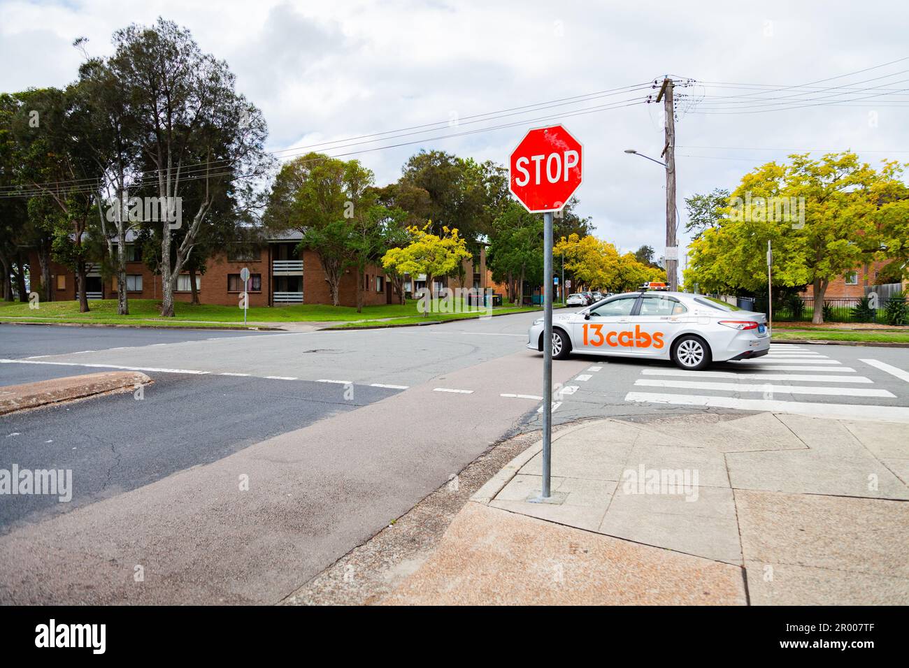 13 caps taxi driving through intersection in Hamilton South suburb of ...