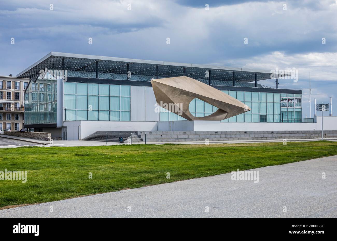 concrete sculpture by Henri Georges Adam titled "Le Signal" at MuMa ...