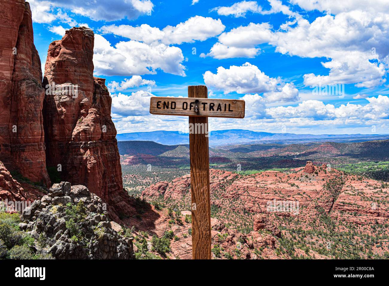 End of Trail sign at Cathedral Rock trail, Sedona, Arizona Stock Photo ...